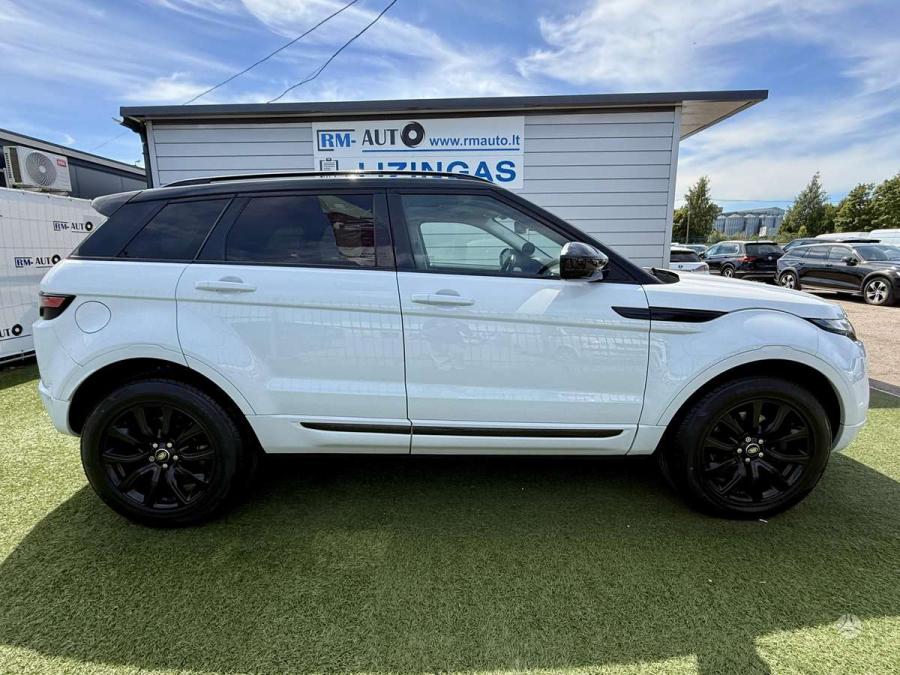 White Land Rover Range Rover Evoque 2017 in Panevezys, with an engine capacity of 2.00 L and mileage of 203 thousand km for 10700 €, photo 6 on AUTOMOTO.COM.LV