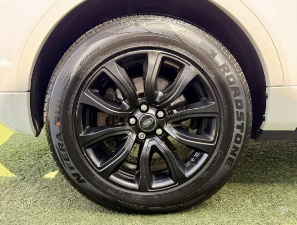 Balts Land Rover Range Rover Evoque 2017 Panevēža, ar dzinēja tilpumu 2.00 L un nobraukumu 203 tūkst. km par 10700 €, foto 10 vietnē AUTOMOTO.COM.LV