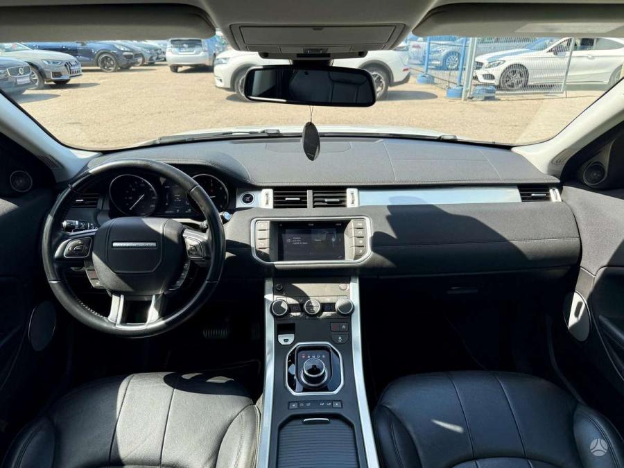 White Land Rover Range Rover Evoque 2017 in Panevezys, with an engine capacity of 2.00 L and mileage of 203 thousand km for 10700 €, photo 14 on AUTOMOTO.COM.LV