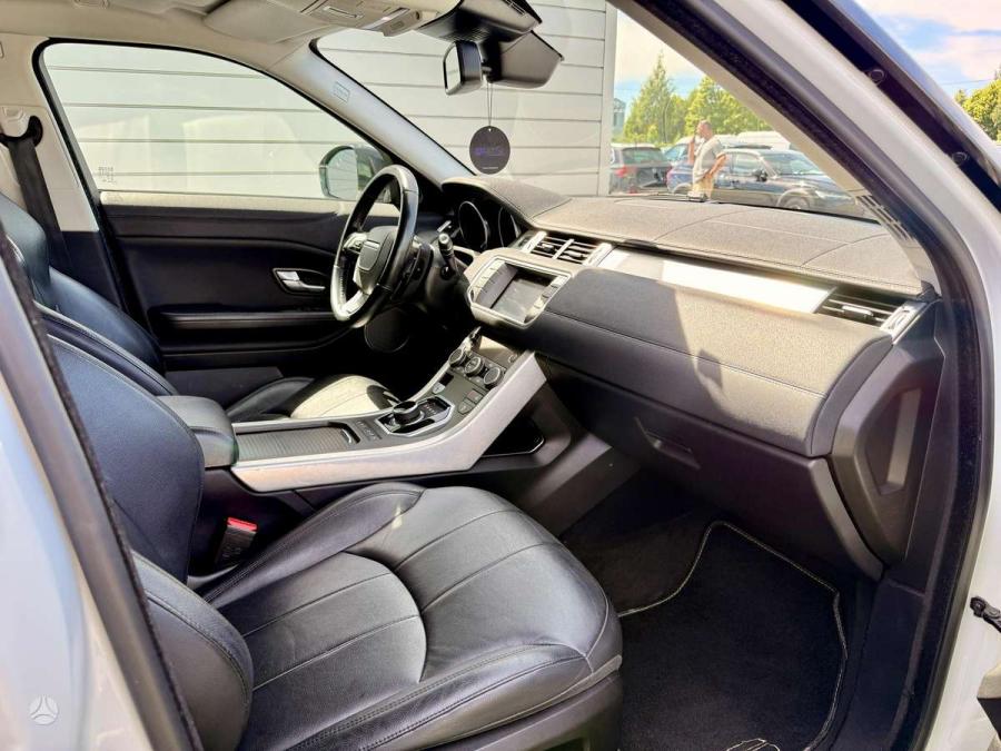 White Land Rover Range Rover Evoque 2017 in Panevezys, with an engine capacity of 2.00 L and mileage of 203 thousand km for 10700 €, photo 20 on AUTOMOTO.COM.LV