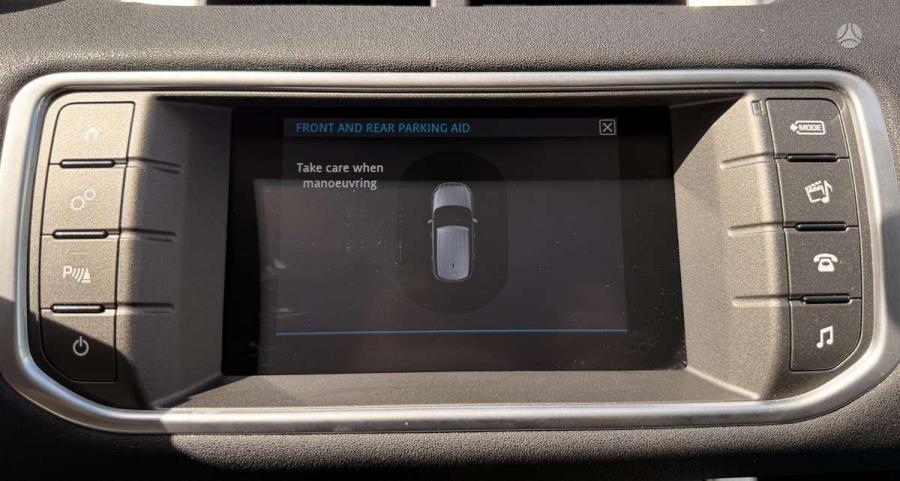 White Land Rover Range Rover Evoque 2017 in Panevezys, with an engine capacity of 2.00 L and mileage of 203 thousand km for 10700 €, photo 33 on AUTOMOTO.COM.LV