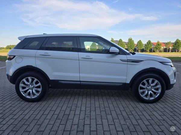 White Land Rover Range Rover Evoque 2017 in Panevezys, with an engine capacity of 2.00 L and mileage of 188 thousand km for 8899 €, photo 8 on AUTOMOTO.COM.LV