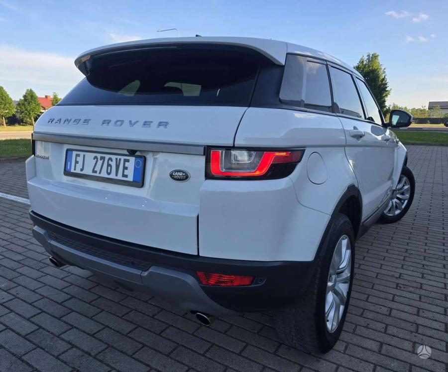 White Land Rover Range Rover Evoque 2017 in Panevezys, with an engine capacity of 2.00 L and mileage of 188 thousand km for 8899 €, photo 11 on AUTOMOTO.COM.LV