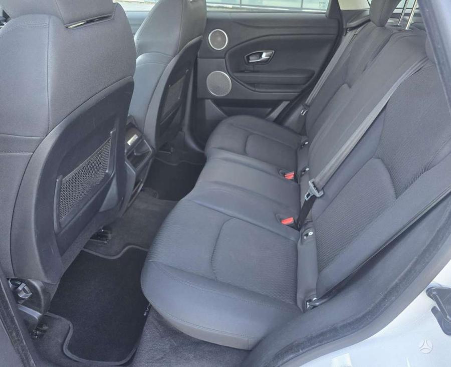 White Land Rover Range Rover Evoque 2017 in Panevezys, with an engine capacity of 2.00 L and mileage of 188 thousand km for 8899 €, photo 16 on AUTOMOTO.COM.LV
