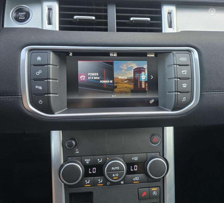 White Land Rover Range Rover Evoque 2017 in Panevezys, with an engine capacity of 2.00 L and mileage of 188 thousand km for 8899 €, photo 27 on AUTOMOTO.COM.LV