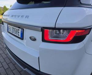 White Land Rover Range Rover Evoque 2017 in Panevezys, with an engine capacity of 2.00 L and mileage of 188 thousand km for 8899 €, photo 32 on AUTOMOTO.COM.LV