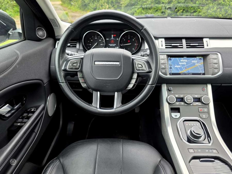 White Land Rover Range Rover Evoque 2017 in Taurage, with an engine capacity of 2.00 L and mileage of 215 thousand km for 10600 €, photo 12 on AUTOMOTO.COM.LV