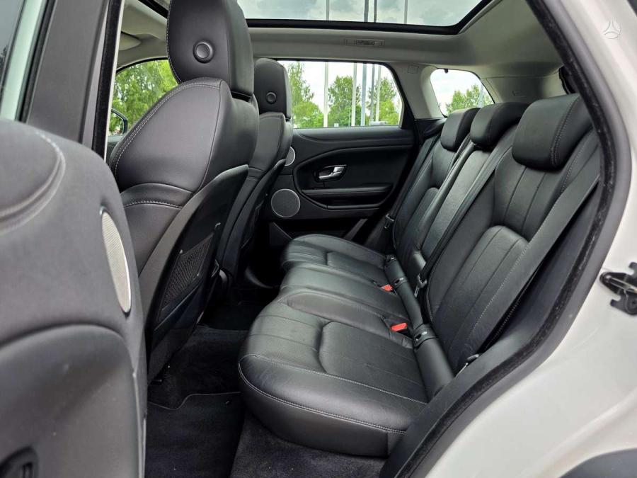 White Land Rover Range Rover Evoque 2017 in Taurage, with an engine capacity of 2.00 L and mileage of 215 thousand km for 10600 €, photo 15 on AUTOMOTO.COM.LV