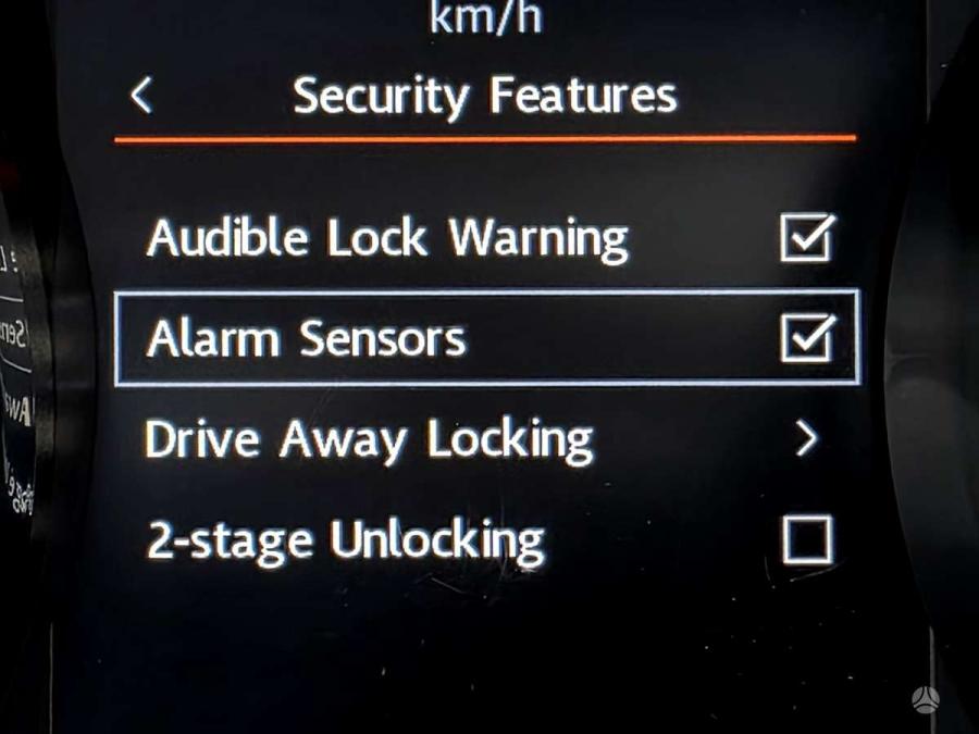 White Land Rover Range Rover Evoque 2017 in Taurage, with an engine capacity of 2.00 L and mileage of 215 thousand km for 10600 €, photo 22 on AUTOMOTO.COM.LV