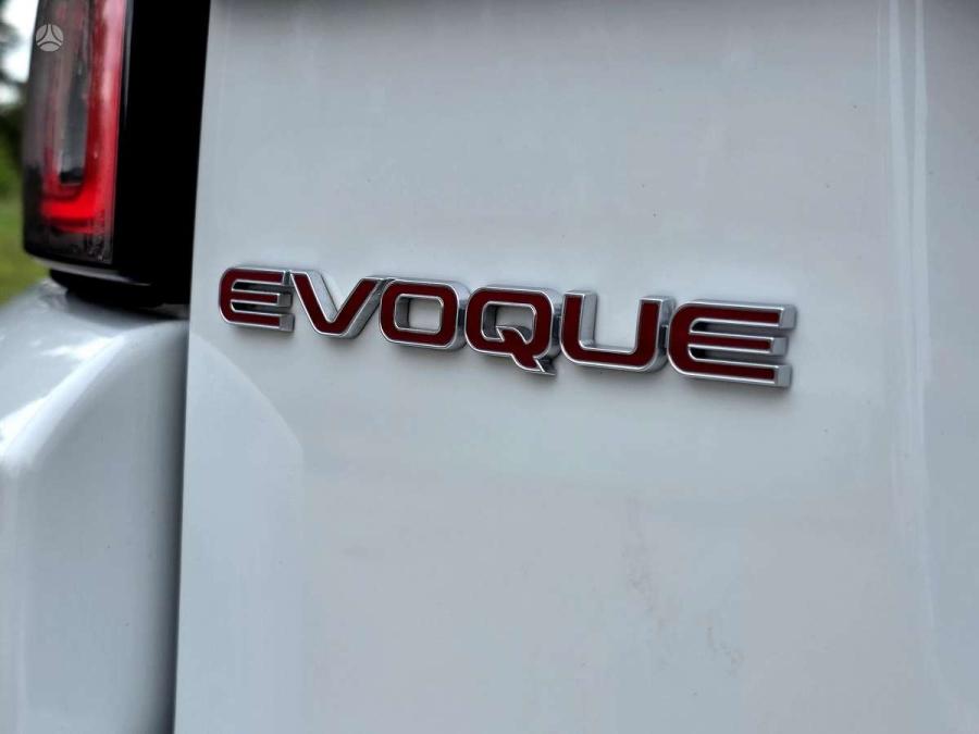 White Land Rover Range Rover Evoque 2017 in Taurage, with an engine capacity of 2.00 L and mileage of 215 thousand km for 10600 €, photo 43 on AUTOMOTO.COM.LV