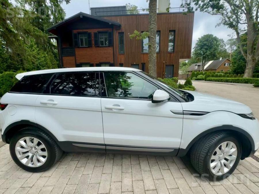 White Land Rover Range Rover Evoque 2017 in Jurmala, with an engine capacity of 2.00 L and mileage of 282 thousand km for 11999 €, photo 5 on AUTOMOTO.COM.LV