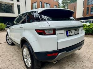 White Land Rover Range Rover Evoque 2017 in Jurmala, with an engine capacity of 2.00 L and mileage of 282 thousand km for 11999 €, photo 8 on AUTOMOTO.COM.LV