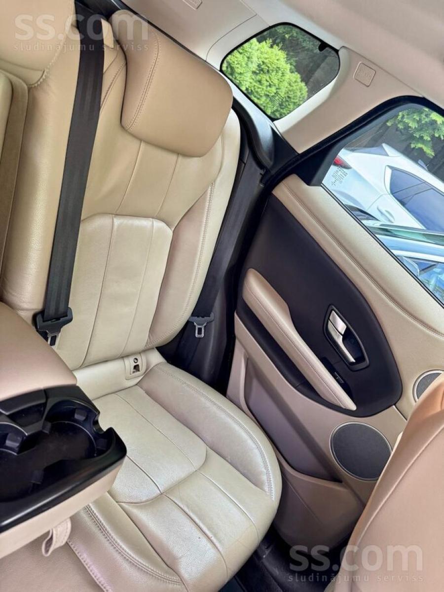 White Land Rover Range Rover Evoque 2017 in Jurmala, with an engine capacity of 2.00 L and mileage of 282 thousand km for 11999 €, photo 13 on AUTOMOTO.COM.LV