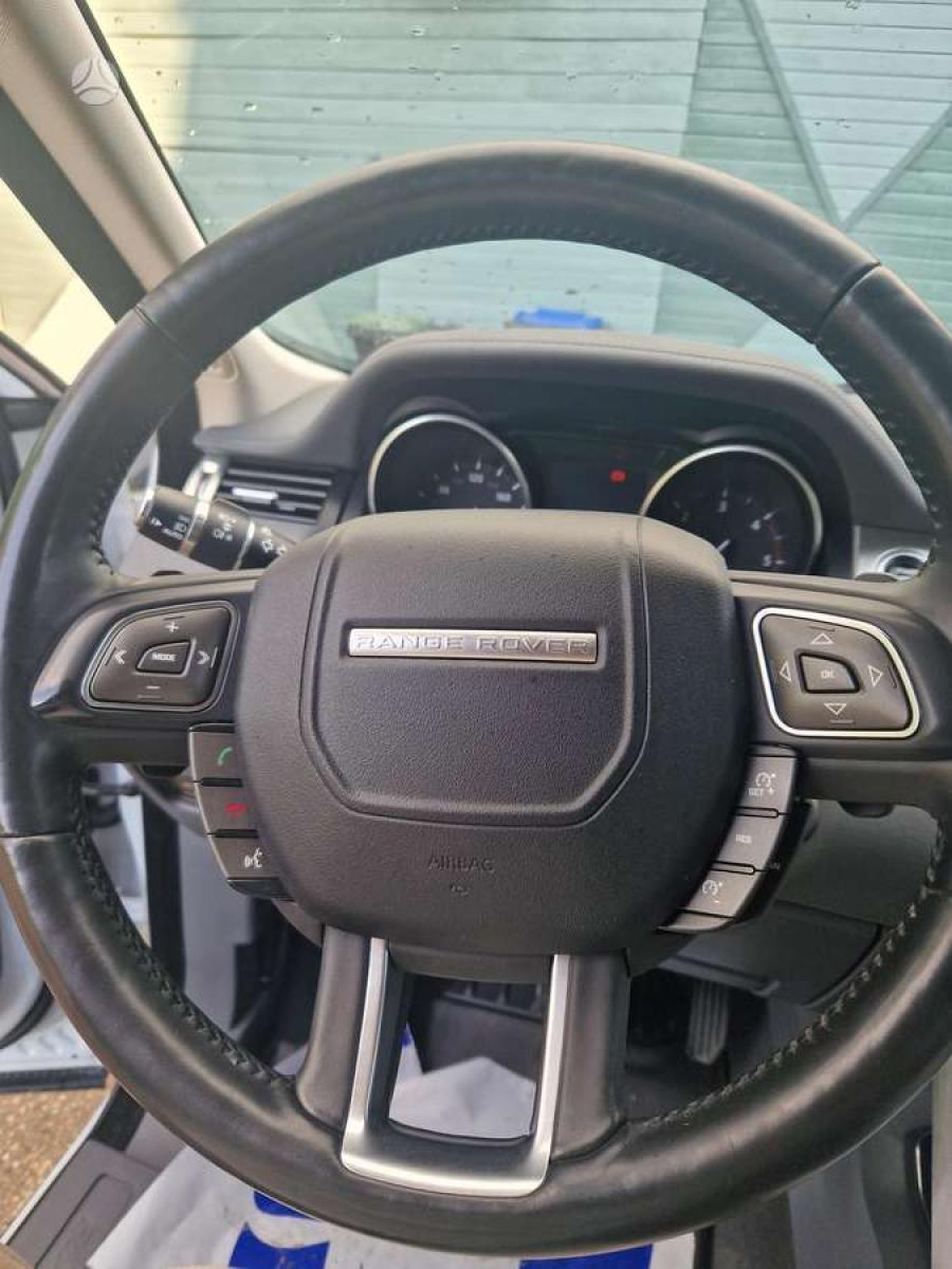 Balts Land Rover Range Rover Evoque 2017 Plungė, ar dzinēja tilpumu 0.15 L un nobraukumu 156 tūkst. km par 10500 €, foto 1 vietnē AUTOMOTO.COM.LV