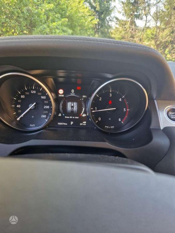 White Land Rover Range Rover Evoque 2017 in Plunge, with an engine capacity of 0.15 L and mileage of 156 thousand km for 10500 €, photo 5 on AUTOMOTO.COM.LV