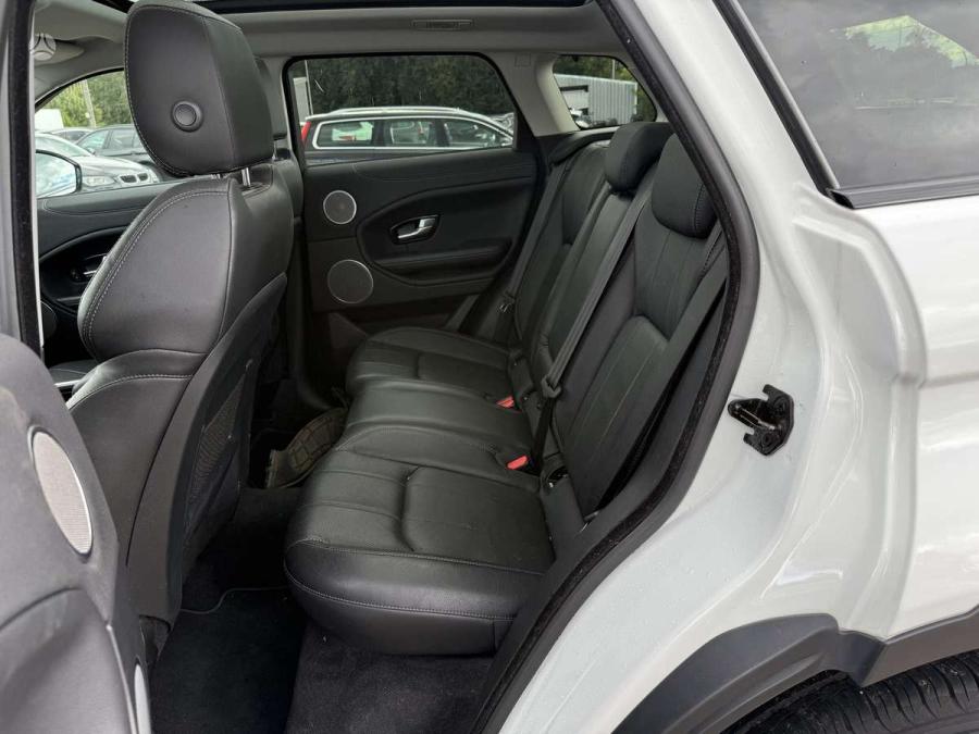Balts Land Rover Range Rover Evoque 2017 Utena, ar dzinēja tilpumu 2.00 L un nobraukumu 134 tūkst. km par 6950 €, foto 17 vietnē AUTOMOTO.COM.LV