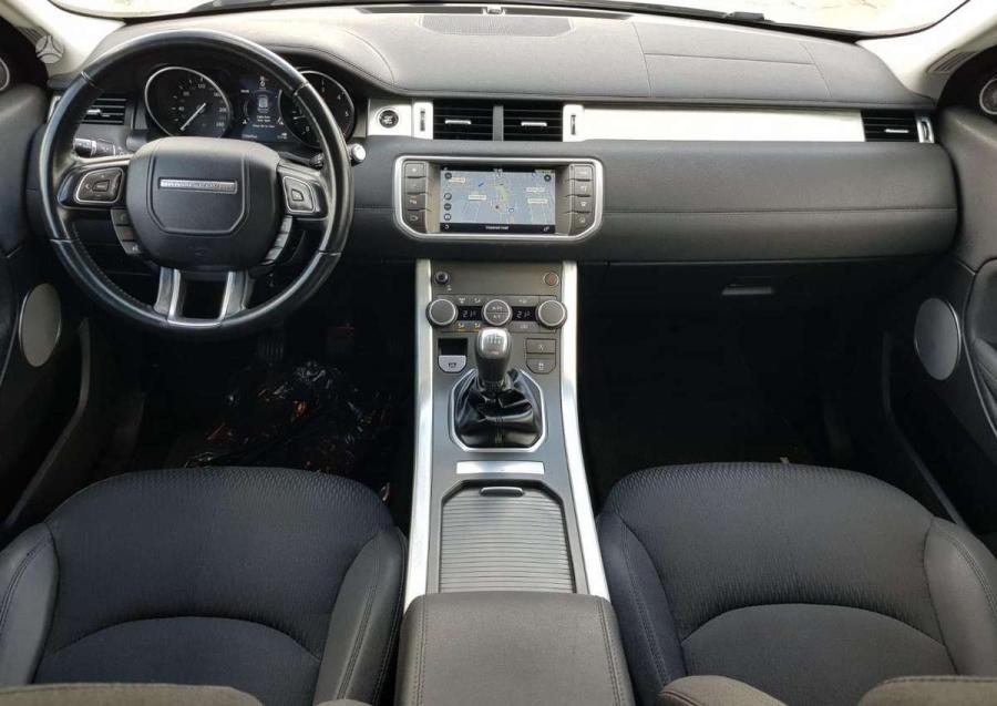 White Land Rover Range Rover Evoque 2017 in Siauliai, with an engine capacity of 2.00 L and mileage of 170 thousand km for 8900 €, photo 11 on AUTOMOTO.COM.LV