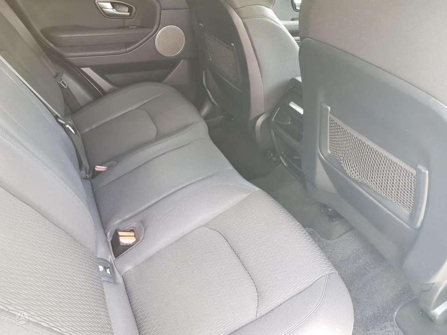 White Land Rover Range Rover Evoque 2017 in Siauliai, with an engine capacity of 2.00 L and mileage of 170 thousand km for 8900 €, photo 13 on AUTOMOTO.COM.LV