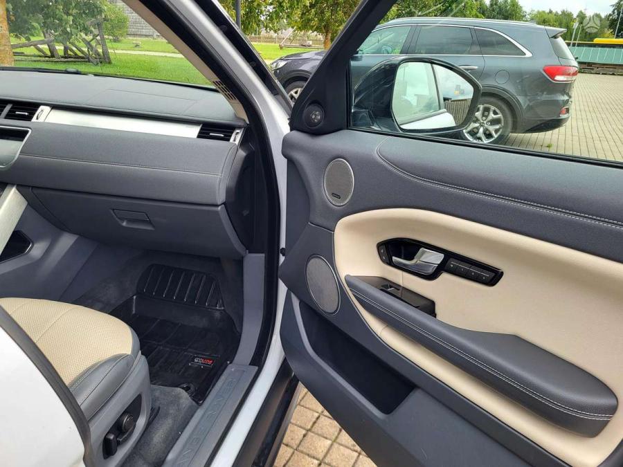 Balts Land Rover Range Rover Evoque 2017 Šauļi, ar dzinēja tilpumu 2.00 L un nobraukumu 156 tūkst. km par 10900 €, foto 23 vietnē AUTOMOTO.COM.LV