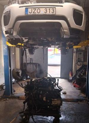 Balts Land Rover Range Rover Evoque 2017 Šauļi, ar dzinēja tilpumu 2.00 L un nobraukumu 156 tūkst. km par 10900 €, foto 40 vietnē AUTOMOTO.COM.LV
