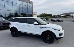 White Land Rover Range Rover Evoque 2018 in Telschi, with an engine capacity of 2.00 L and mileage of 162 thousand km for 9290 €, photo 3 on AUTOMOTO.COM.LV