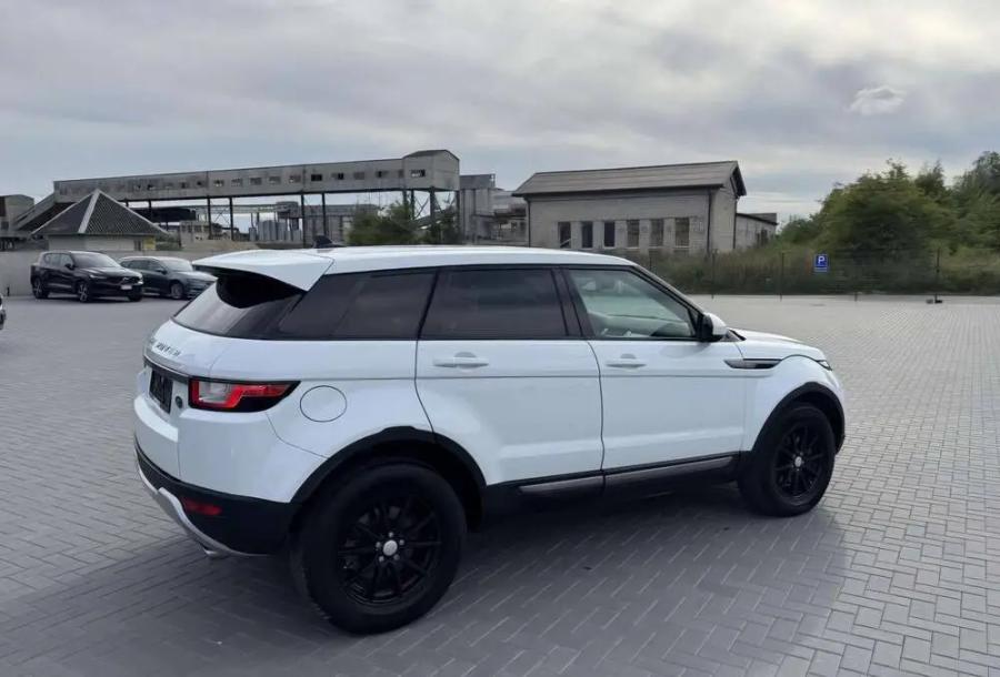 White Land Rover Range Rover Evoque 2018 in Telschi, with an engine capacity of 2.00 L and mileage of 162 thousand km for 9290 €, photo 11 on AUTOMOTO.COM.LV
