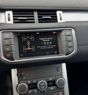 White Land Rover Range Rover Evoque 2018 in Telschi, with an engine capacity of 2.00 L and mileage of 162 thousand km for 9290 €, photo 23 on AUTOMOTO.COM.LV