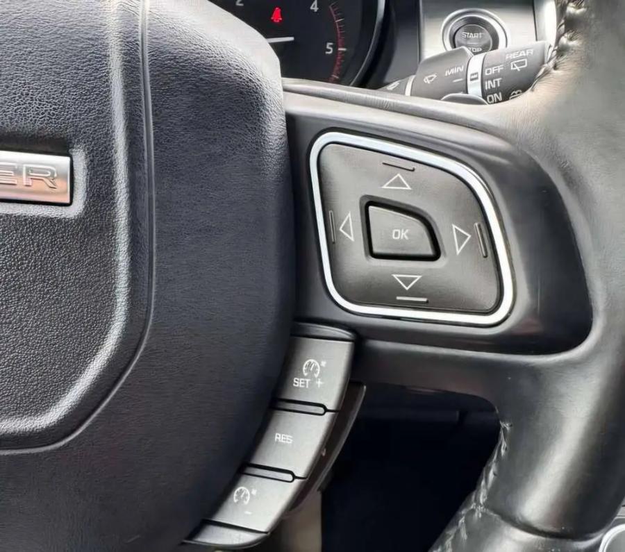 White Land Rover Range Rover Evoque 2018 in Telschi, with an engine capacity of 2.00 L and mileage of 162 thousand km for 9290 €, photo 25 on AUTOMOTO.COM.LV