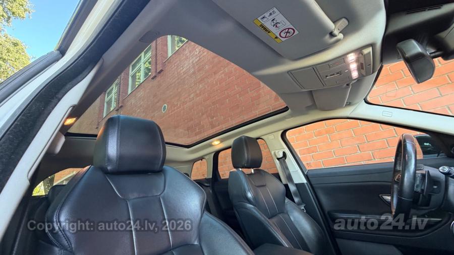 Balts Land Rover Range Rover Evoque 2019 Tallina, ar dzinēja tilpumu 2.00 L un nobraukumu 95 tūkst. km par 19999 €, foto 14 vietnē AUTOMOTO.COM.LV