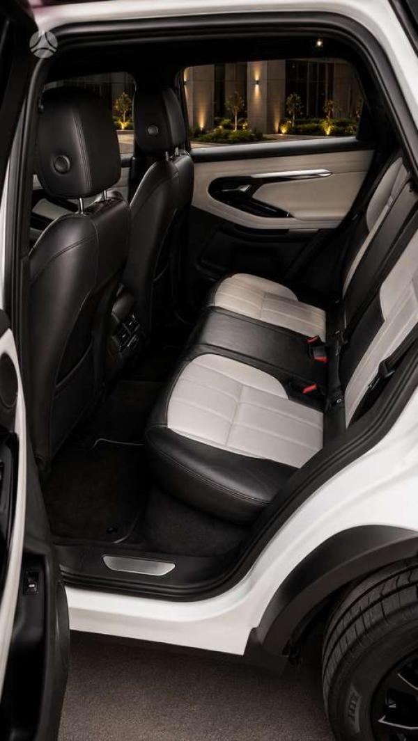 White Land Rover Range Rover Evoque 2019 in Kaunas, with an engine capacity of 2.00 L and mileage of 174 thousand km for 19900 €, photo 9 on AUTOMOTO.COM.LV
