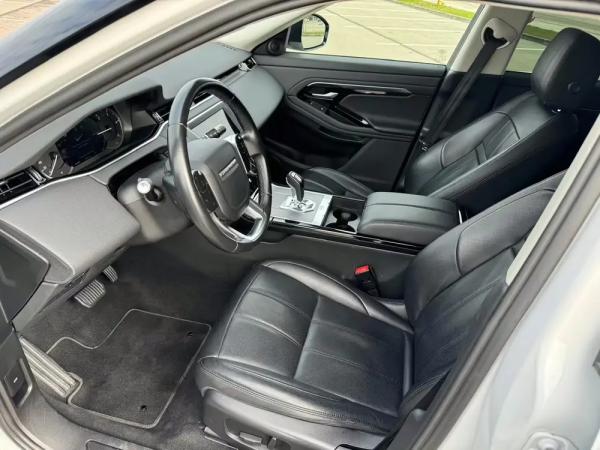 White Land Rover Range Rover Evoque 2020 in Riga, with an engine capacity of 2.00 L and mileage of 65 thousand km for 27300 €, photo 10 on AUTOMOTO.COM.LV