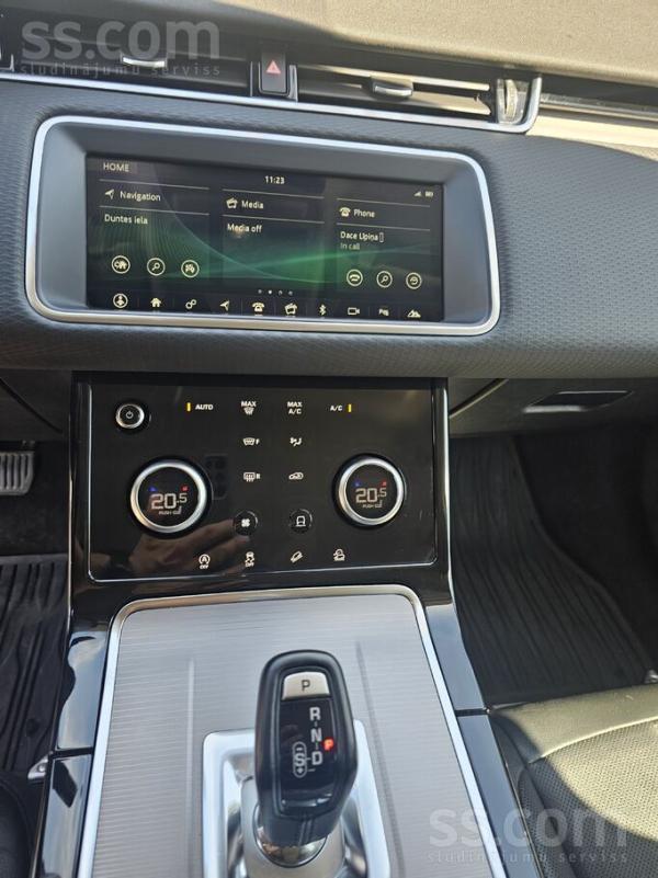 White Land Rover Range Rover Evoque 2020 in Riga, with an engine capacity of 2.00 L and mileage of 44 thousand km for 19500 €, photo 5 on AUTOMOTO.COM.LV