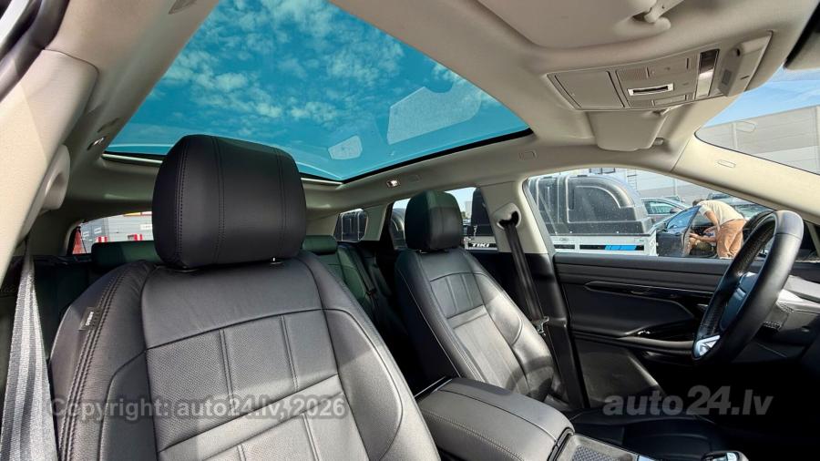 White Land Rover Range Rover Evoque 2020 in Tallinn, with an engine capacity of 2.00 L and mileage of 30 thousand km for 30900 €, photo 20 on AUTOMOTO.COM.LV
