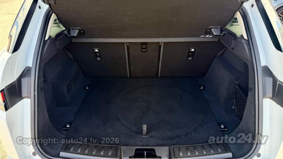 White Land Rover Range Rover Evoque 2020 in Tallinn, with an engine capacity of 2.00 L and mileage of 30 thousand km for 30900 €, photo 31 on AUTOMOTO.COM.LV
