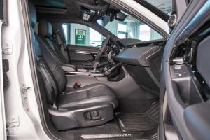 Balts Land Rover Range Rover Evoque 2023 Marijampole, ar dzinēja tilpumu 2.00 L un nobraukumu 42 tūkst. km par 34950 €, foto 35 vietnē AUTOMOTO.COM.LV
