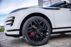 Balts Land Rover Range Rover Evoque 2023 Kauņa, ar dzinēja tilpumu 2.00 L un nobraukumu 42 tūkst. km par 30950 €, foto 5 vietnē AUTOMOTO.COM.LV