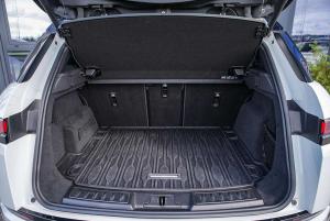 Balts Land Rover Range Rover Evoque 2023 Kauņa, ar dzinēja tilpumu 2.00 L un nobraukumu 42 tūkst. km par 30950 €, foto 12 vietnē AUTOMOTO.COM.LV