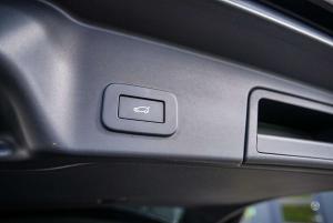 Balts Land Rover Range Rover Evoque 2023 Kauņa, ar dzinēja tilpumu 2.00 L un nobraukumu 42 tūkst. km par 30950 €, foto 13 vietnē AUTOMOTO.COM.LV