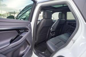Balts Land Rover Range Rover Evoque 2023 Kauņa, ar dzinēja tilpumu 2.00 L un nobraukumu 42 tūkst. km par 30950 €, foto 31 vietnē AUTOMOTO.COM.LV