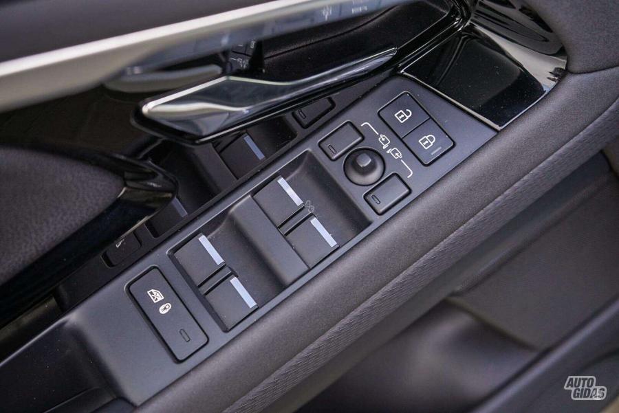 Balts Land Rover Range Rover Evoque 2023 Kauņa, ar dzinēja tilpumu 2.00 L un nobraukumu 42 tūkst. km par 30950 €, foto 30 vietnē AUTOMOTO.COM.LV