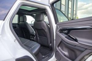 Balts Land Rover Range Rover Evoque 2023 Kauņa, ar dzinēja tilpumu 2.00 L un nobraukumu 42 tūkst. km par 30950 €, foto 33 vietnē AUTOMOTO.COM.LV
