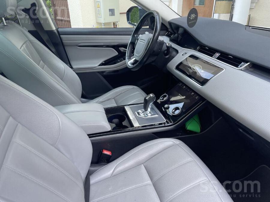 White Land Rover Range Rover Evoque 2019 in Riga, with an engine capacity of 2.00 L and mileage of 126 thousand km for 24990 €, photo 5 on AUTOMOTO.COM.LV