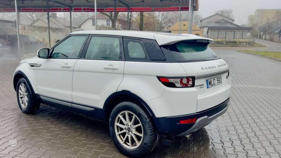 White Land Rover Range Rover Evoque 2013 in Vilnius, with an engine capacity of 2.20 L and mileage of 99 thousand km for 5000 €, photo 4 on AUTOMOTO.COM.LV