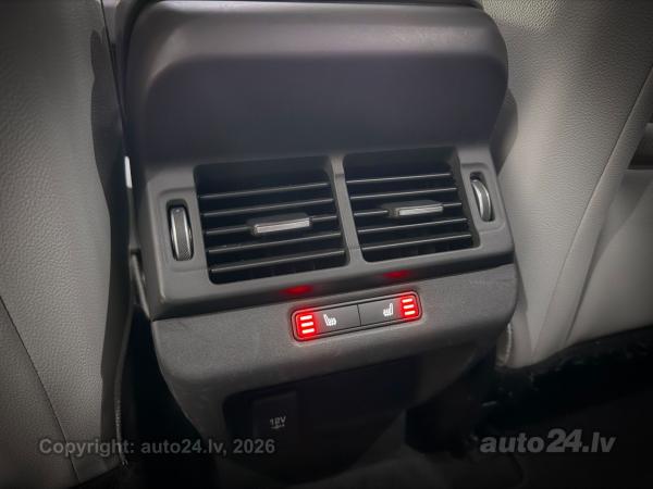 White Land Rover Range Rover Evoque 2019 in Tallinn, with an engine capacity of 2.00 L and mileage of 95 thousand km for 27600 €, photo 9 on AUTOMOTO.COM.LV