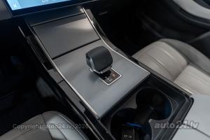 Balts Land Rover Range Rover Evoque 2024 Tallina, ar dzinēja tilpumu 2.00 L un nobraukumu 44 tūkst. km par 42500 €, foto 17 vietnē AUTOMOTO.COM.LV