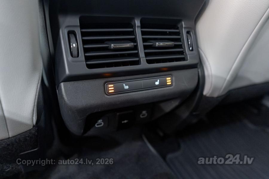 Balts Land Rover Range Rover Evoque 2024 Tallina, ar dzinēja tilpumu 2.00 L un nobraukumu 44 tūkst. km par 42500 €, foto 21 vietnē AUTOMOTO.COM.LV