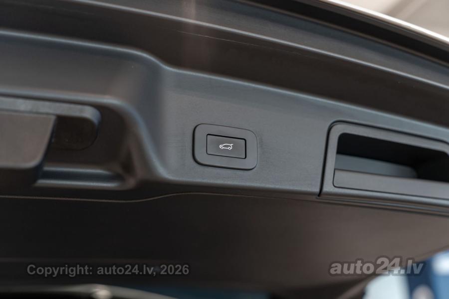 Balts Land Rover Range Rover Evoque 2024 Tallina, ar dzinēja tilpumu 2.00 L un nobraukumu 44 tūkst. km par 42500 €, foto 23 vietnē AUTOMOTO.COM.LV
