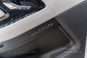 Balts Land Rover Range Rover Evoque 2024 Tallina, ar dzinēja tilpumu 2.00 L un nobraukumu 44 tūkst. km par 42500 €, foto 25 vietnē AUTOMOTO.COM.LV