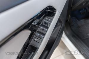 Balts Land Rover Range Rover Evoque 2024 Tallina, ar dzinēja tilpumu 2.00 L un nobraukumu 44 tūkst. km par 42500 €, foto 26 vietnē AUTOMOTO.COM.LV