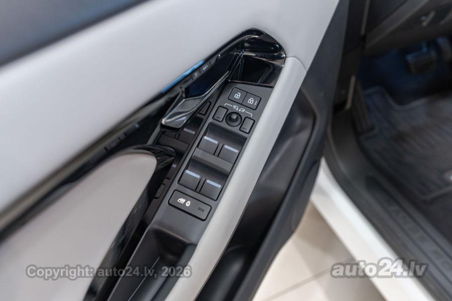 Balts Land Rover Range Rover Evoque 2024 Tallina, ar dzinēja tilpumu 2.00 L un nobraukumu 44 tūkst. km par 42500 €, foto 26 vietnē AUTOMOTO.COM.LV